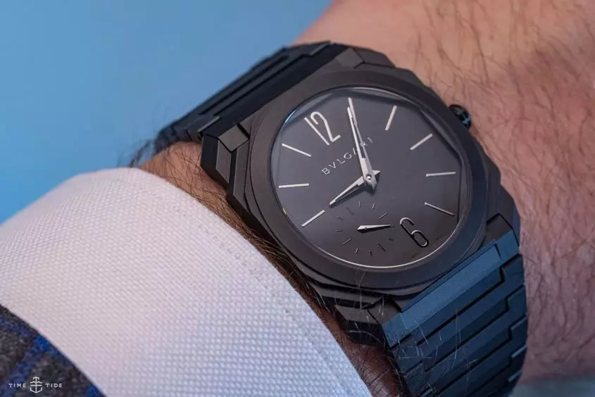 ჩვენ განვიხილავთ Bulgari Octo Finissimo Automatic კერამიკას 10014_1