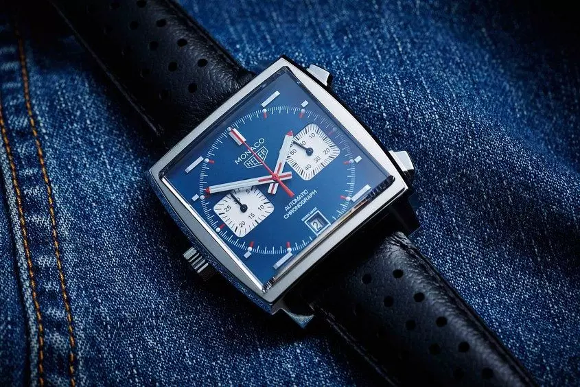 TAG-Heuer-Monaco-CAW211P-1