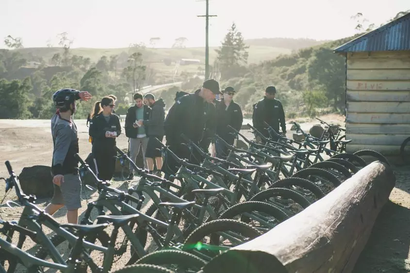 Watch vs Wild - Epic Photo Essay vum Rado Captain Cook High-Tech Keramik um Handgelenk a robusten Tasmanien - Time and Tide Watches 10625_11