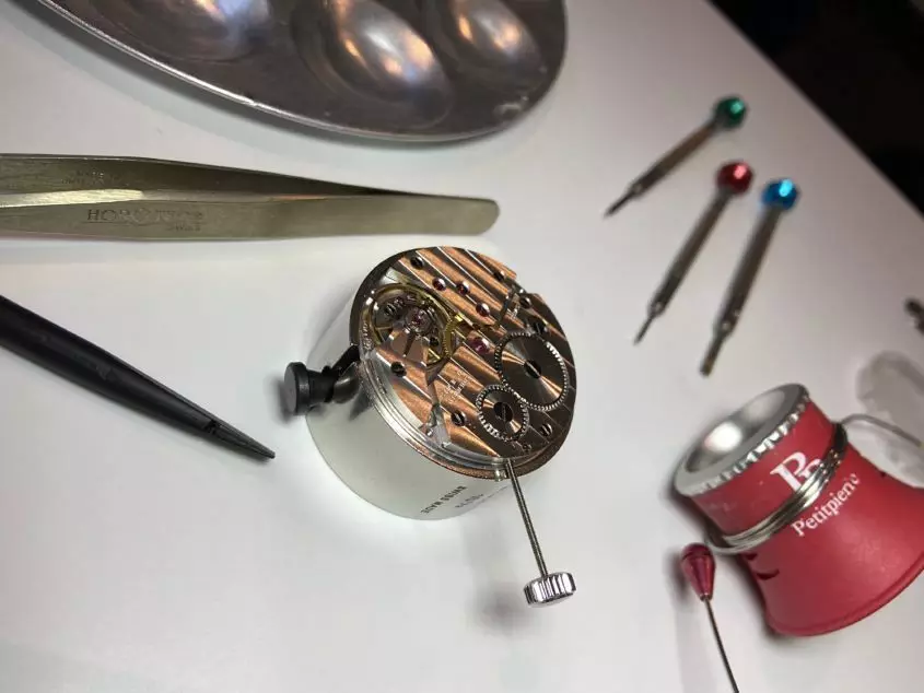 Gennemførelse af HSNY Watchmaking 101-103-kurset, det 