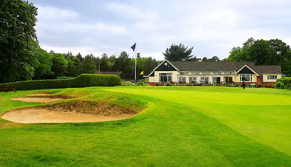 ghoideann mugairí carthanachta iluaireadóirí Rolex