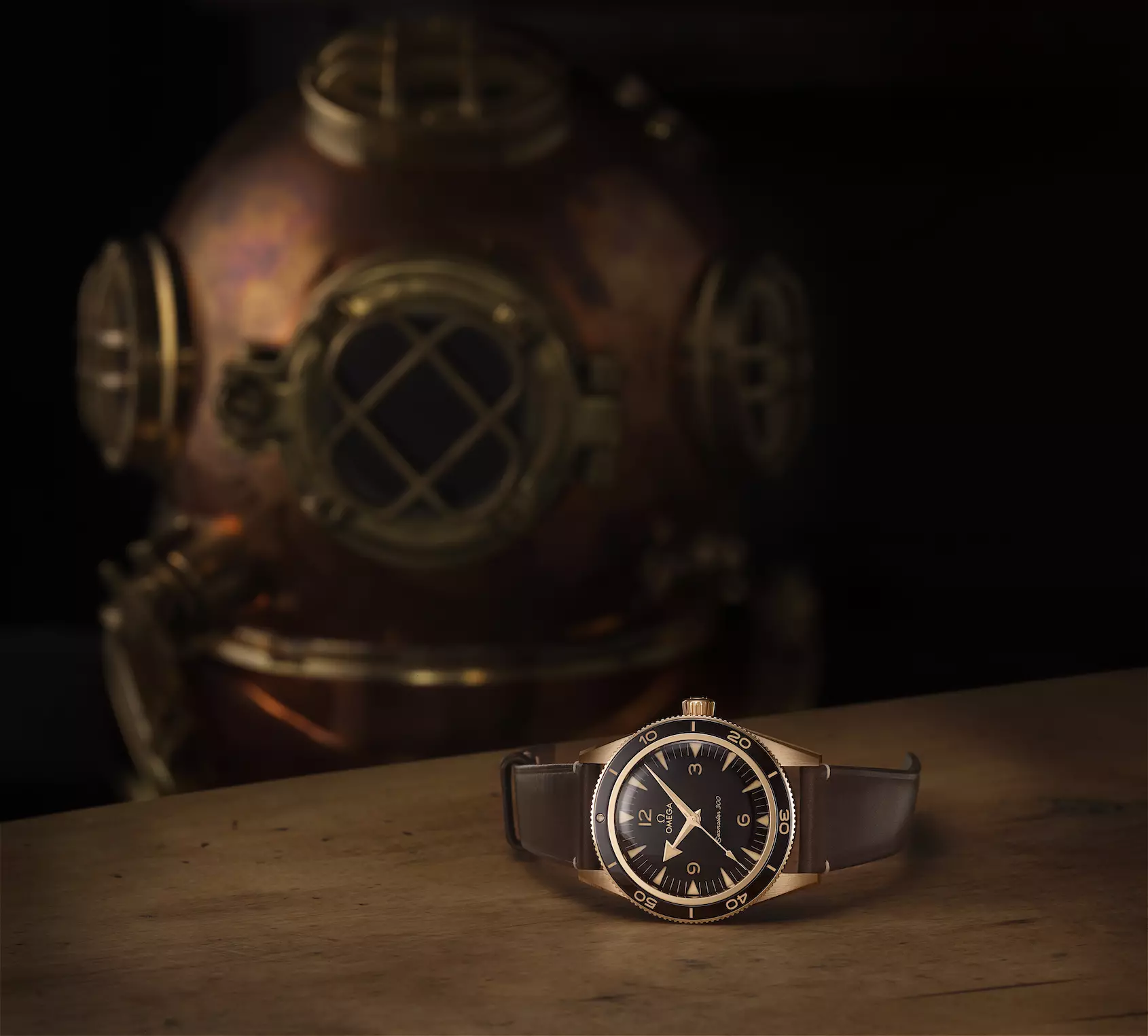 Омега Seamaster 300 Тиллои биринҷӣ