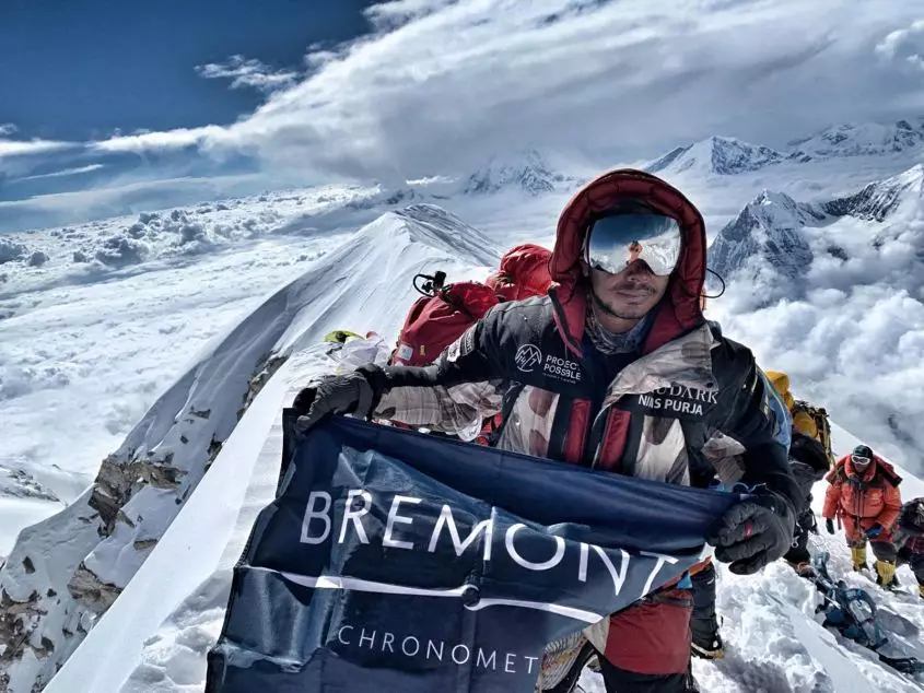 Нимс - әлемнің шыңында Бремонт сағатын таққан рекордтық альпинист. 11996_3