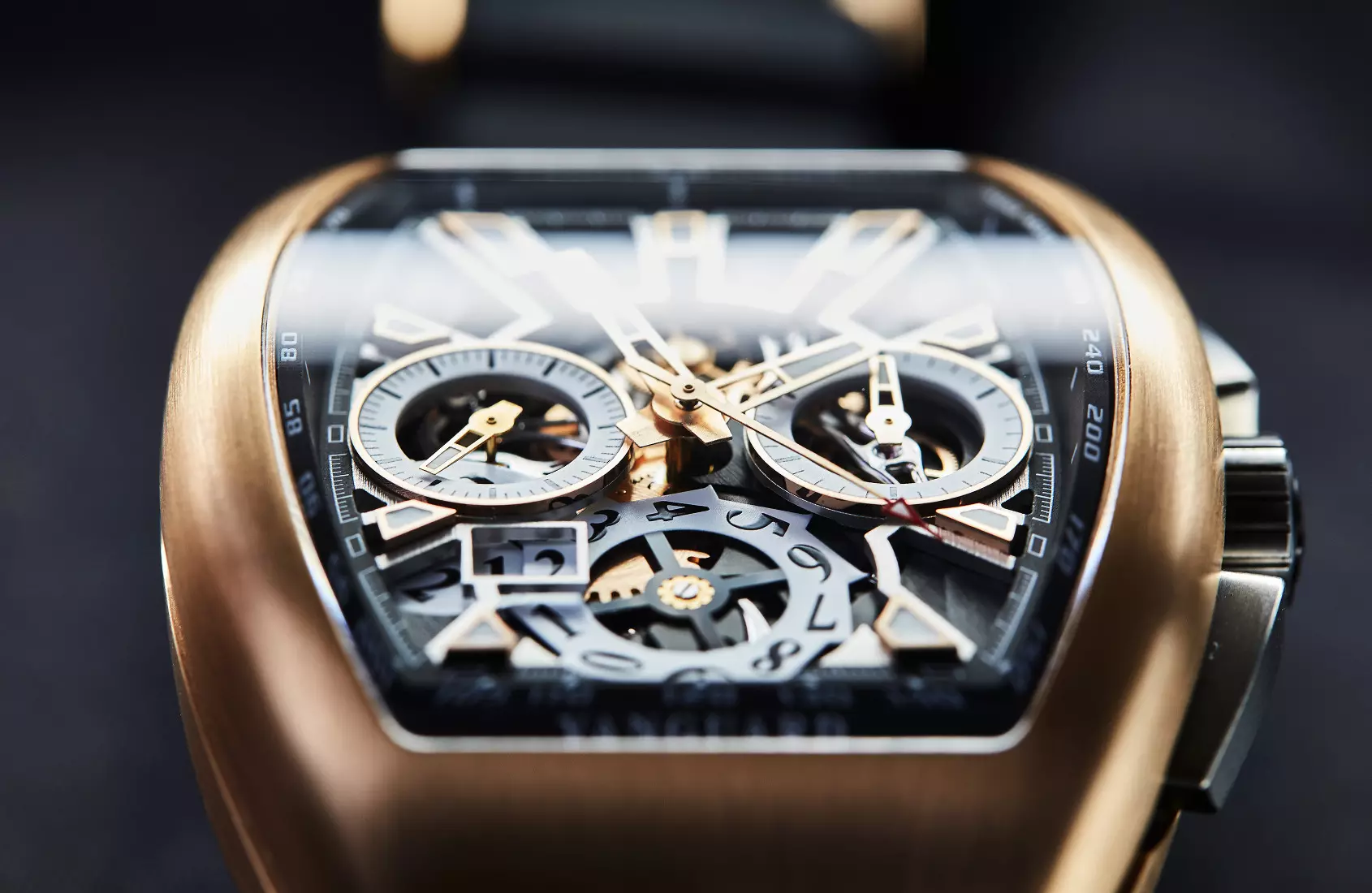 INTRODUCERER: Franck Muller Vanguard Grande Date - Time and Tide Watches 1534_4