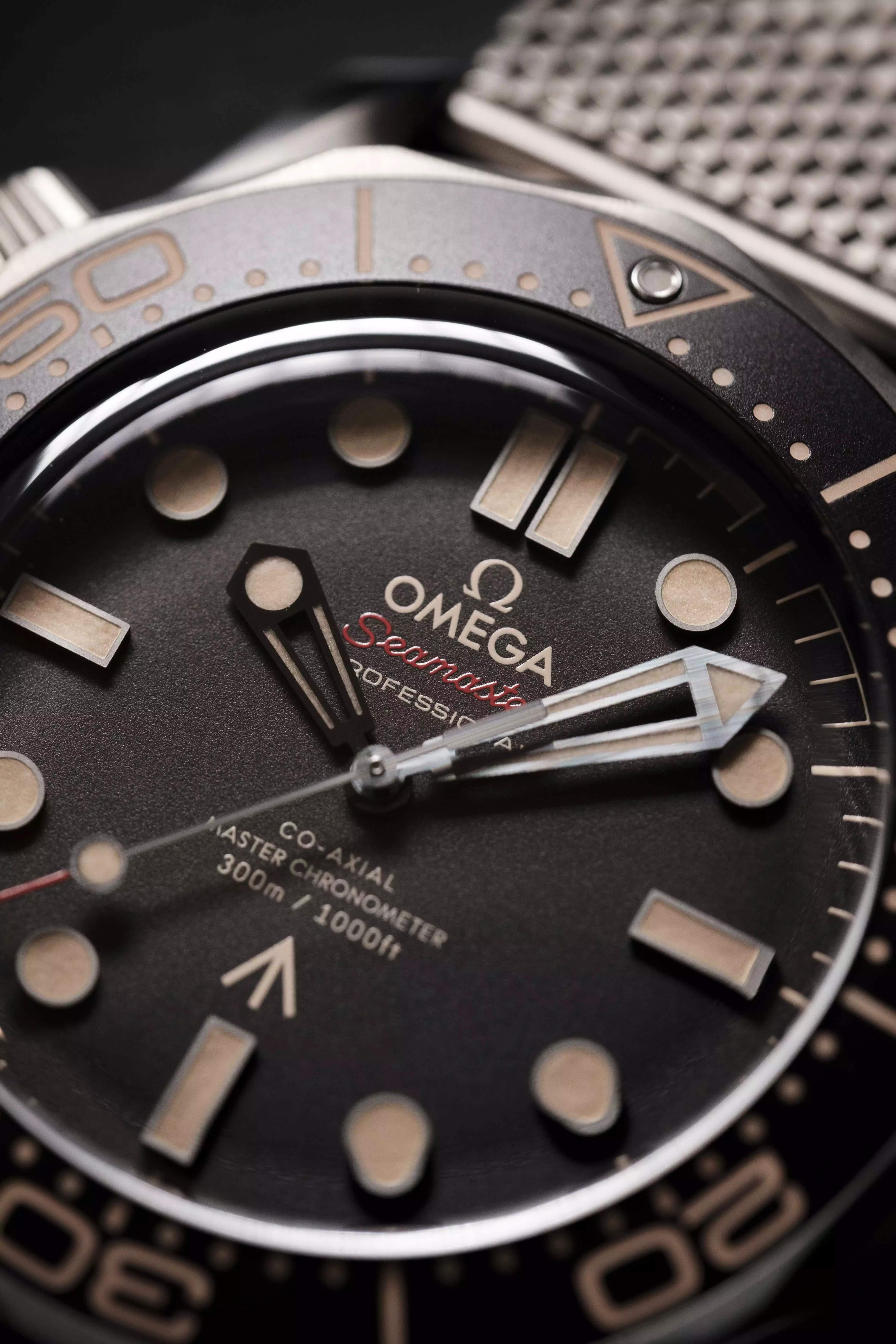 Omega Seamaster Diver 300M 007 Edition