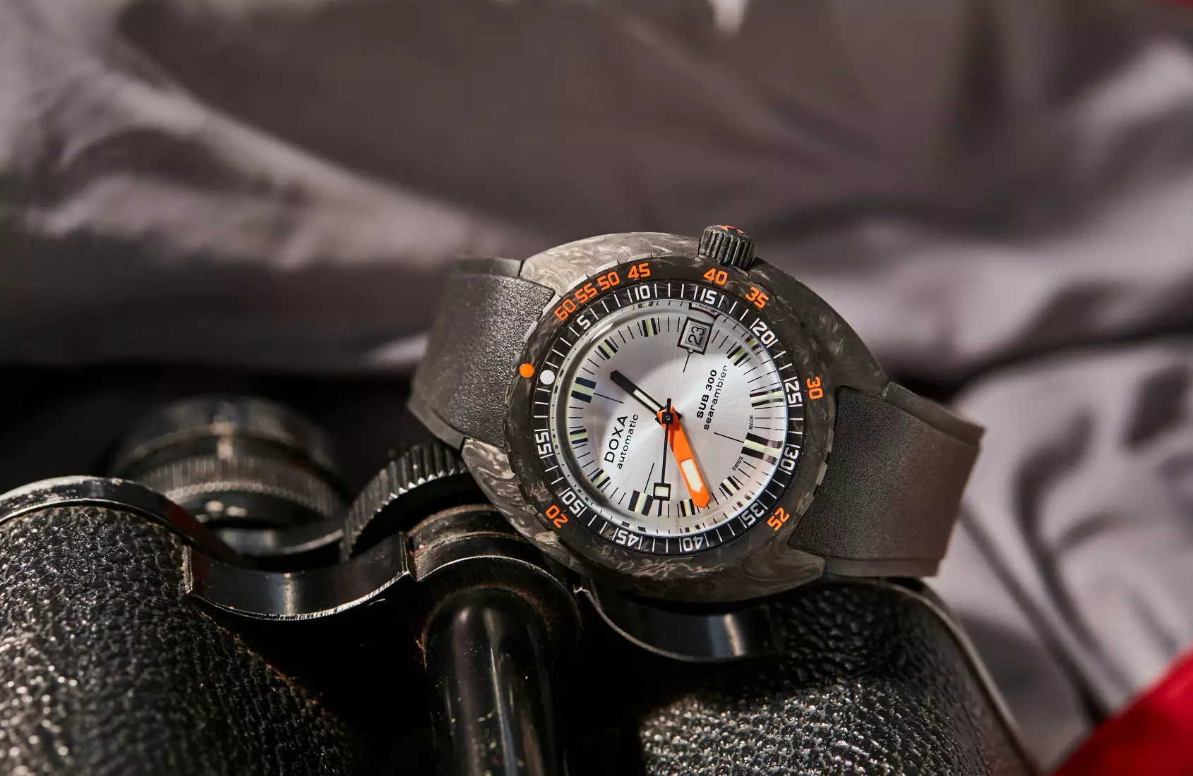 Die DOXA Sub 300 Carbon-Reihe bietet 6 auffällige Zifferblätter