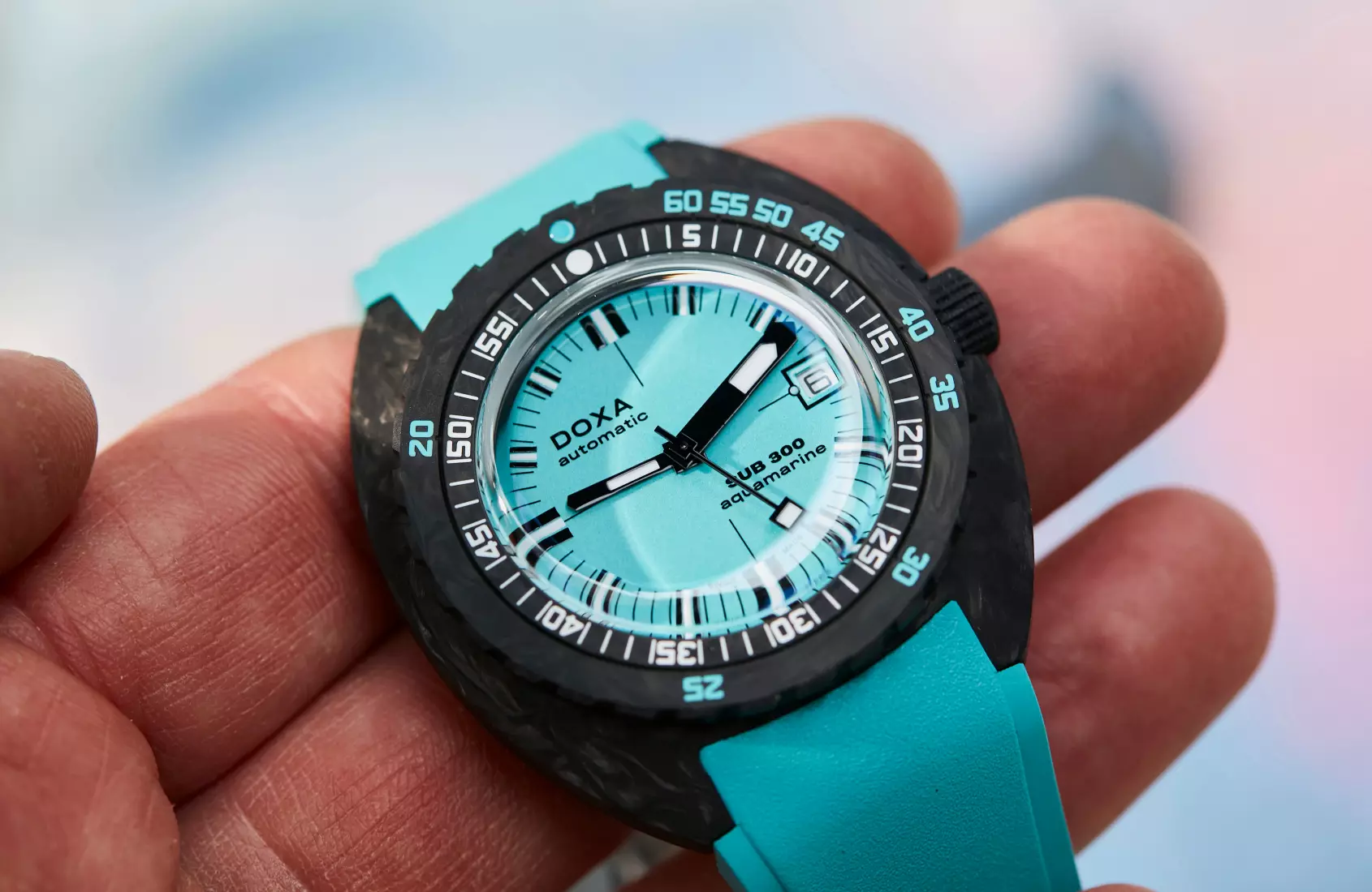 DOXA Sub 300 Carbon დიაპაზონი გთავაზობთ 6 თვალისმომჭრელ ციფერბლატს