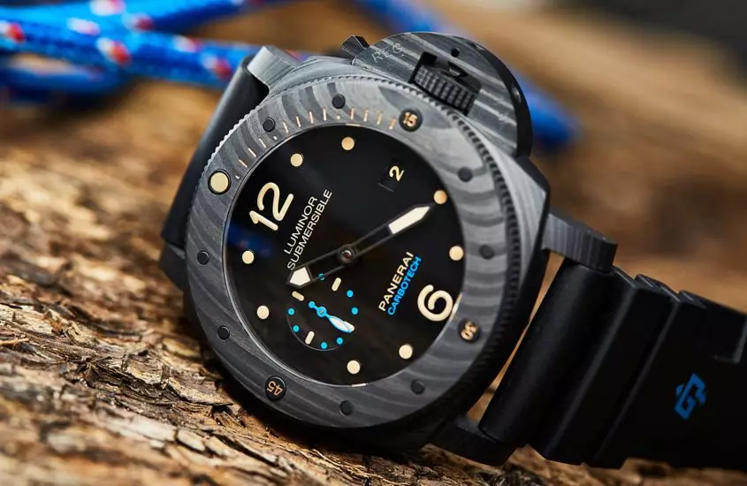 HANDS-ON: Panerai Luminor Submersible 1950 Carbotech 3 Days Automatic - PAM00616 - Time and Tide Watches 1715_2