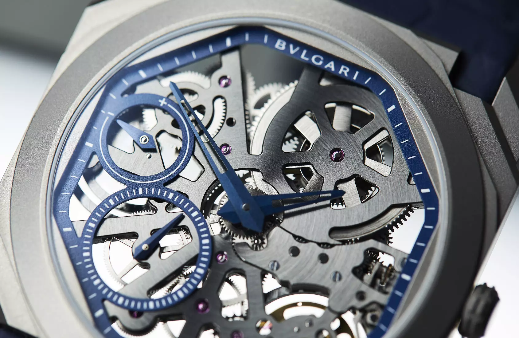 DO HĹBKY: Skeleton Titanium Blue Bulgari Octo Finissimo – hodinky Time and Tide 1939_3