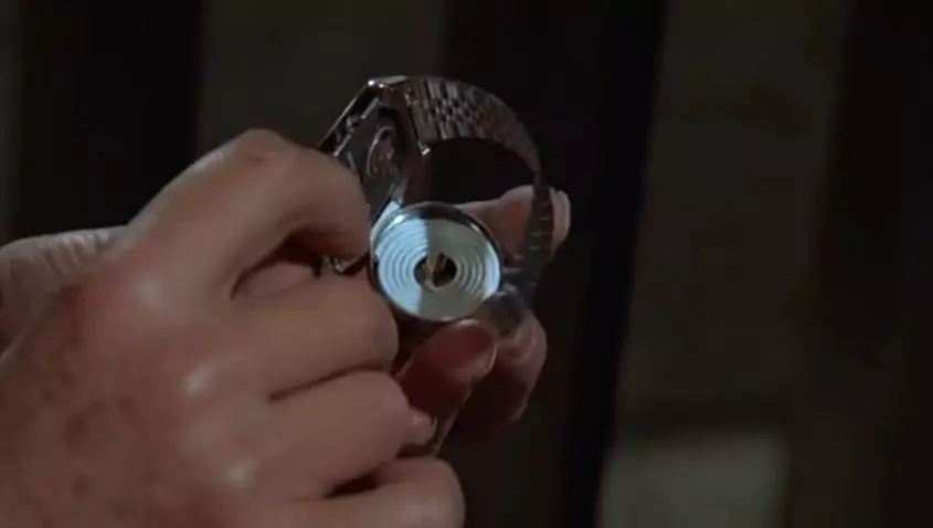 DIPERBARUI: Daftar lengkap jam tangan yang dipakai James Bond di layar - Time and Tide Watches 1944_16