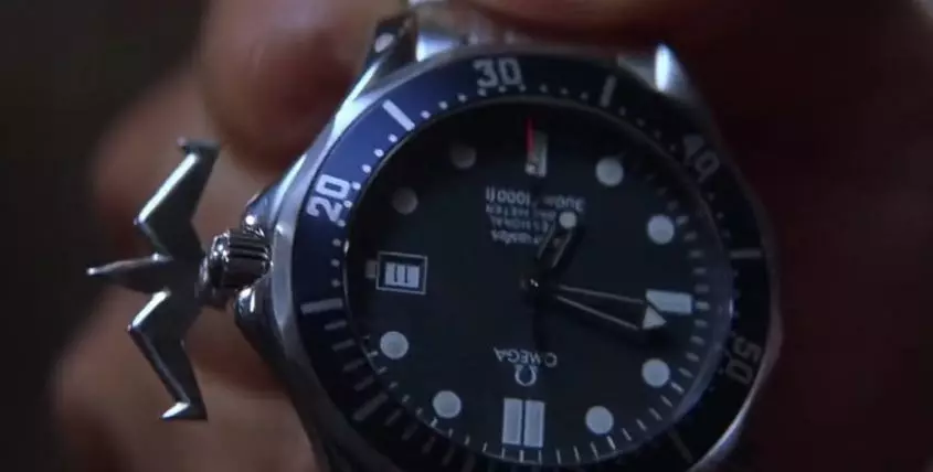 업데이트됨: James Bond가 화면에 착용한 전체 시계 목록 - Time and Tide Watches 1944_27