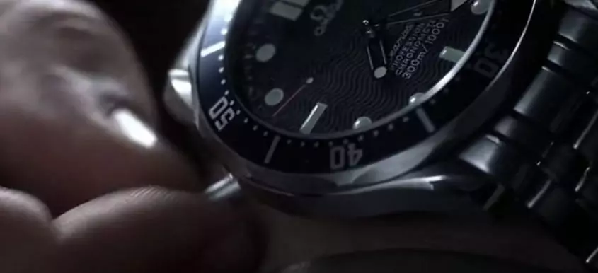 업데이트됨: James Bond가 화면에 착용한 전체 시계 목록 - Time and Tide Watches 1944_28