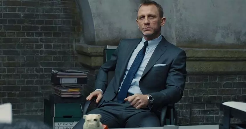 OPPDATERT: Den komplette listen over klokker James Bond hadde på skjermen - Time and Tide Watches 1944_31
