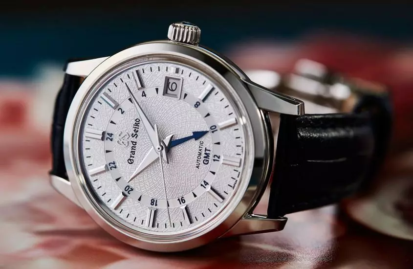PRAKTYCZNE: Elegancki GMT Grand Seiko – SBGM235 - Zegarki czasu i pływów 2790_1