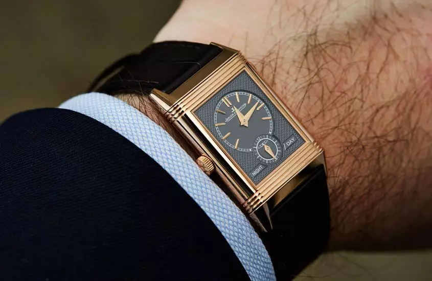 EDITOR'S PICK: Không còn chỉ dành cho người chơi Polo - Jaeger-LeCoultre Reverso Tribute Duoface - Đồng hồ thời gian và thủy triều 3496_4