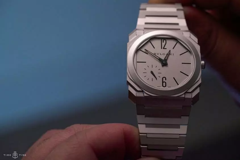 VIDEO: Bulgari heledast terasest Octo Finissimo Automatic on iluasi – aja- ja mõõnakellad 3705_1