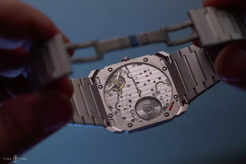 VIDEO: Bulgari heledast terasest Octo Finissimo Automatic on iluasi – aja- ja mõõnakellad 3705_2