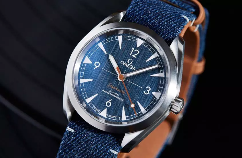PERUSTA: Olet nähnyt sinisiä kellotauluja ennenkin, mutta et näin – Omega Railmaster sinisessä denimissä – Time and Tide Watches 4128_1