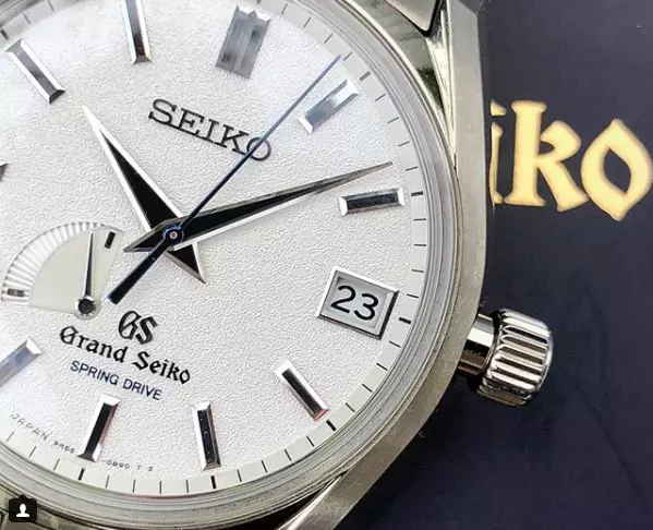 WIE TE VOLGEN: @MrGrandSeiko - geen prijzen voor het raden van het favoriete merk van deze man - Time and Tide Watches 4711_1