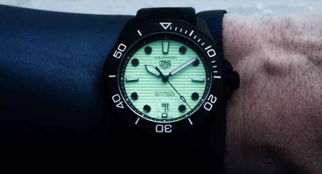 REDAKTØRENS VALG: 6 av de beste lume dial-klokkene - Time and Tide Watches 5163_1