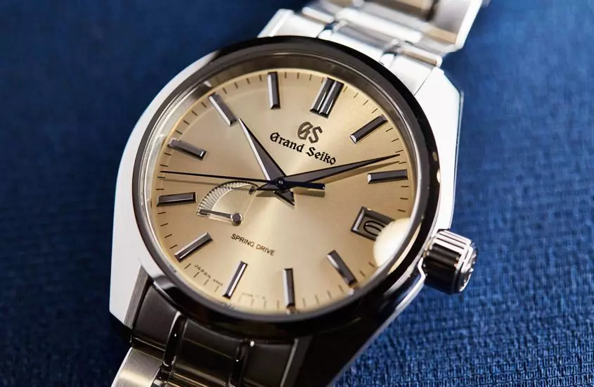 リスト: 3 つのコルクが弾けるほど優れた新しいシャンパン ダイヤル - Time and Tide Watches 5713_3