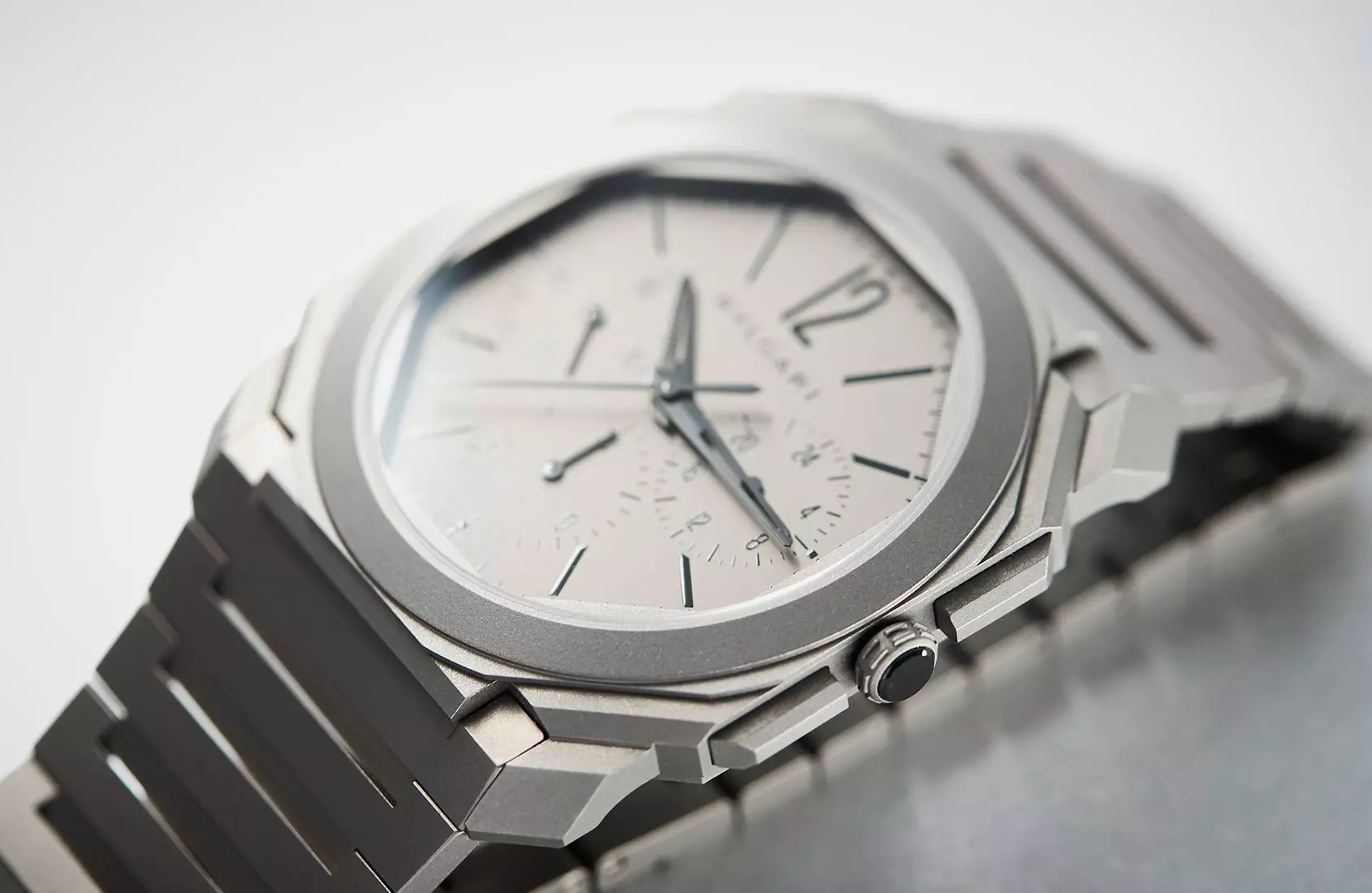 Маючы свой хронограф і атрымліваючы GMT таксама з ашаламляльным Bulgari Octo Finissimo Chronograph GMT Automatic (шмат фота) - Time and Tide Watches