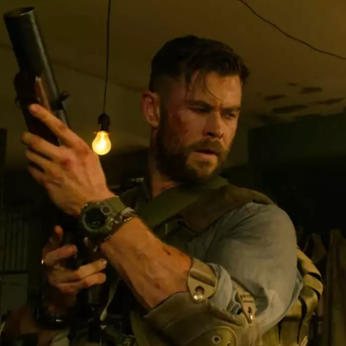 Od Chrisa Hemswortha v filmu Extraction do American Sniper, zakaj so G-Shocks ultimativne umazane ure - ure Time and Tide 624_1