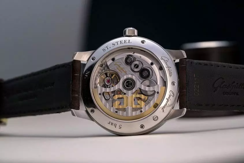 HANDS-ON: קוקט גרויס אין גרוי - די Glashütte אָריגינעל סענאַטאָר עקסאַלאַנס פּאַנאָראַמאַ טאָג - צייט און טייד וואַטשיז 7870_3