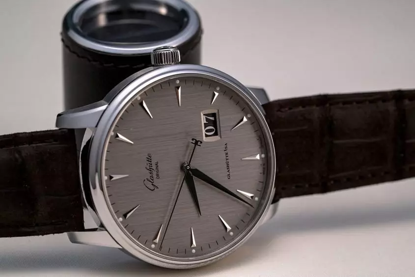 HANDS-ON: קוקט גרויס אין גרוי - די Glashütte אָריגינעל סענאַטאָר עקסאַלאַנס פּאַנאָראַמאַ טאָג - צייט און טייד וואַטשיז 7870_4