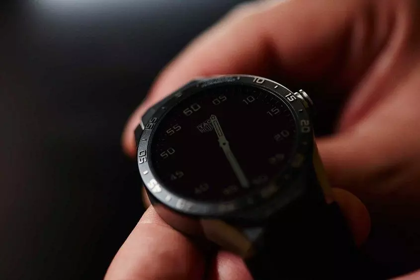 TAG-Heuer-Connected-13