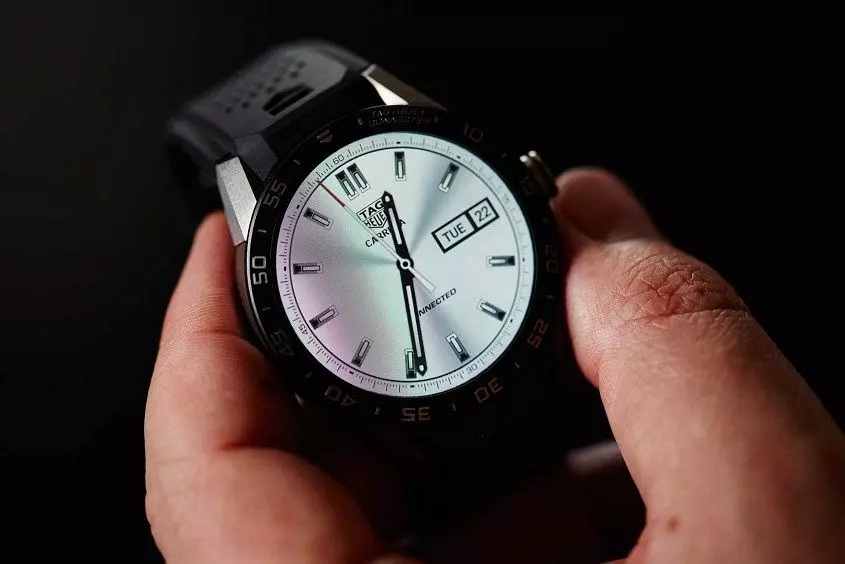 TAG-Heuer-Connected-12