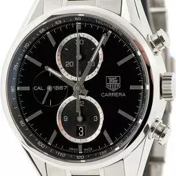 Le dernier - TAG Heuer Carrera (version trois) La troisième version de la Carrera ajoute un tachymètre et un look légèrement plus brillant et plus brillant via des sous-cadrans accentués de chrome. Avec des favoris éternels comme la Rolex Daytona, la Carrera, lancée pour la première fois par Heuer en 1963, est l'un des chronographes classiques. "La différence entre la deuxième et la troisième version de la Carrera est que la version précédente, qui était la première production du mouvement 1887 de TAG Heuer, n'a pas le tachymètre ou l'aspect anabolique des sous-cadrans chromés", explique Chylinski. "C'est propre, c'est moins chargé et ça se porte vraiment bien sur bracelet et bracelet en cuir." "La deuxième version n'a été fabriquée que pendant une courte période et n'a été vendue que dans certains pays, de sorte qu'elle peut être difficile à trouver", explique le fondateur du principal site de fans de TAG Heuer Calibre11.com "Mais si vous aimez le look de la Carrera 1887 et que vous voulez quelque chose d'un peu différent, cela vaut la peine d'essayer d'en trouver un.